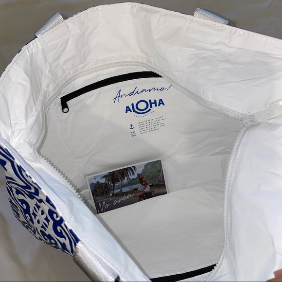 ALOHA Collection | Bags | New Aloha Collection Roma Day Tripper Tote ...
